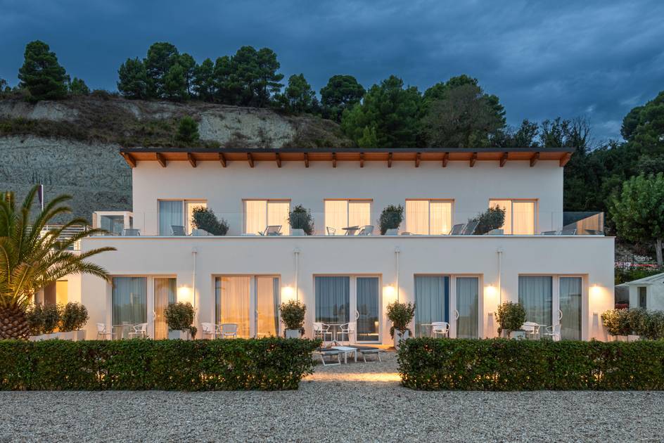 Hôtel au mobilier design dans la station balnéaire de Numana