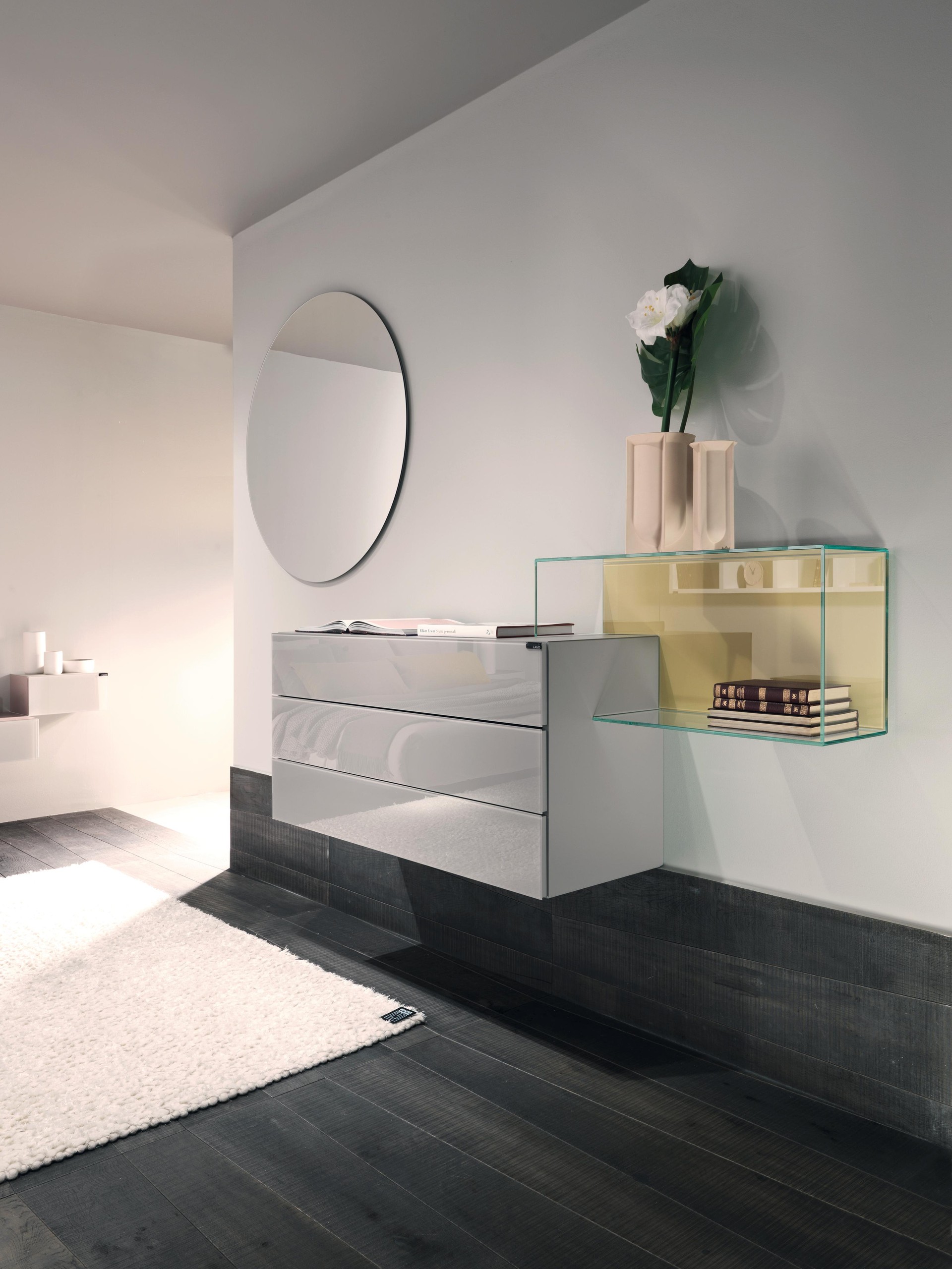 Specchio Punto: lo specchio che riflette e contiene | LAGO Design